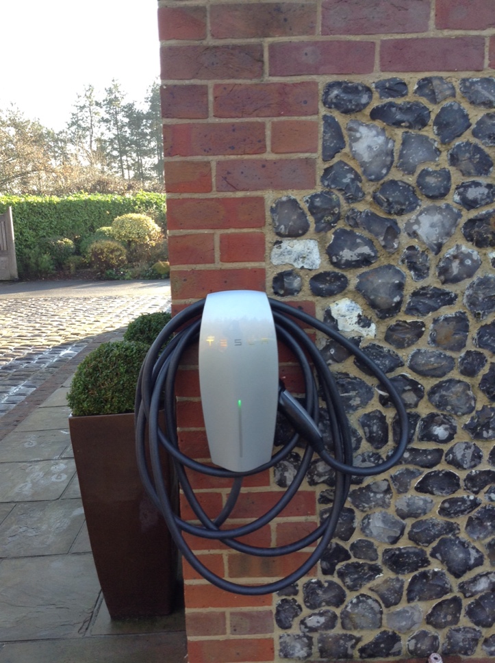 Tesla Electric Charging Points Fitted In Oxford & Aylesbury