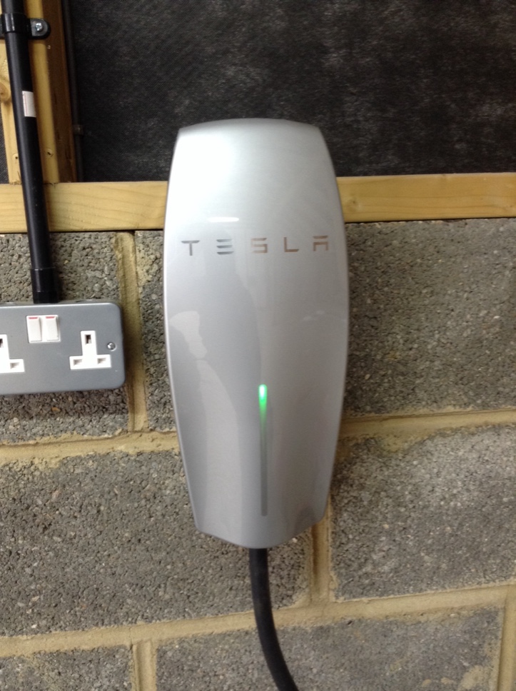 Tesla Electric Charging Points Fitted In Oxford & Aylesbury
