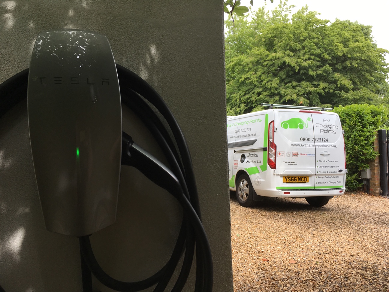 Tesla Electric Charging Points Fitted In Oxford & Aylesbury